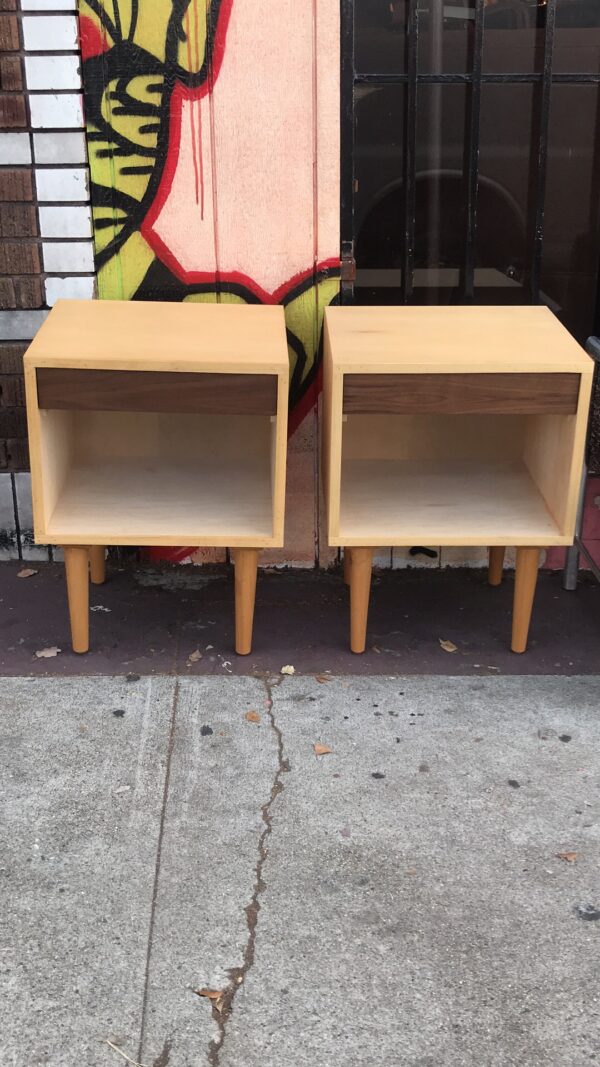 Moti Line Nightstand - Motiroma