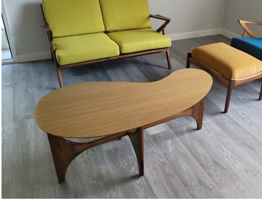 Kidney Table With Curved Base - Motiroma