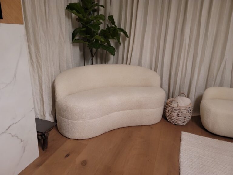 Kidney Sofa & Loveseat - Motiroma